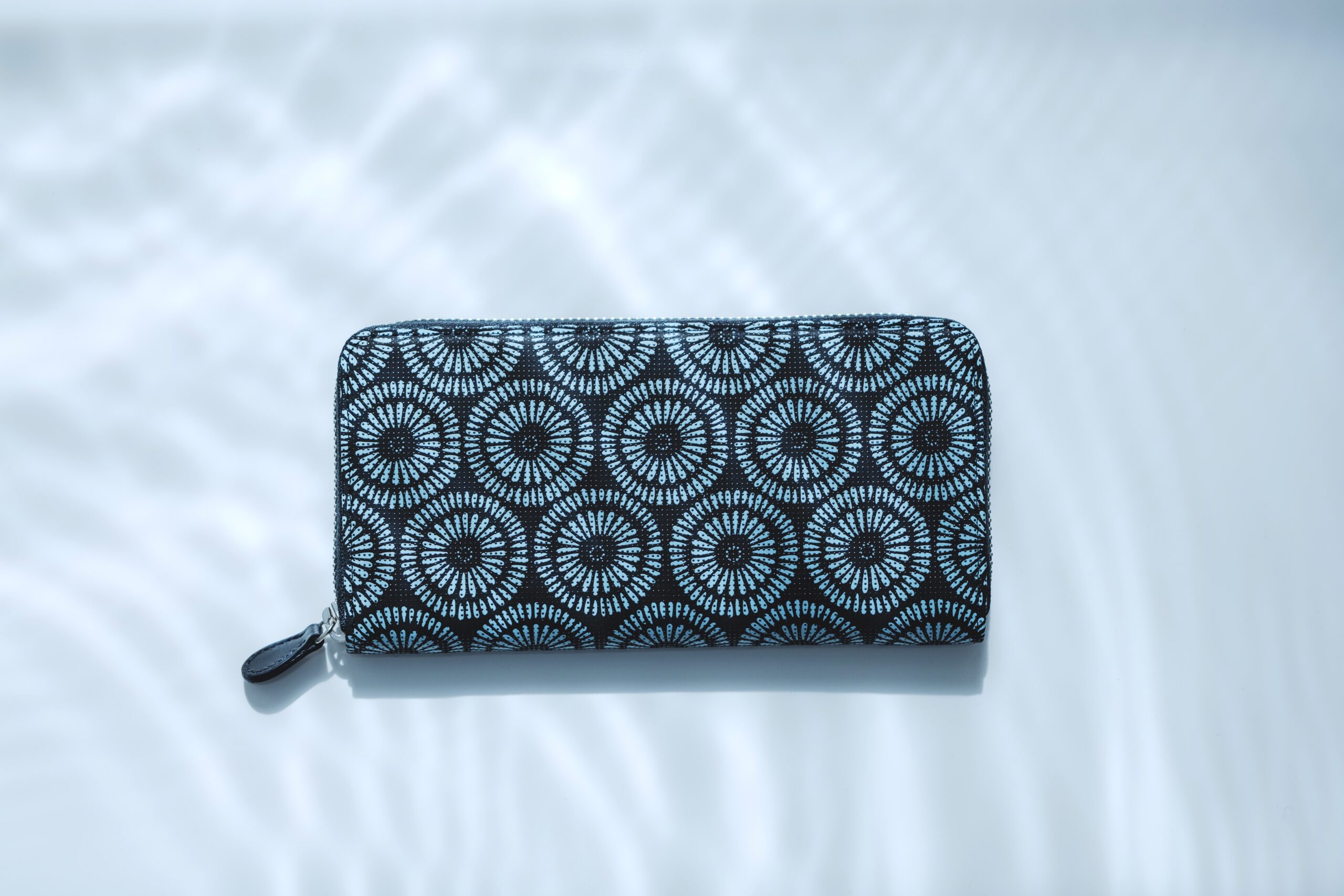 【季節限定】「水中花」シリーズ発売（6/22より） | おしらせ | 印傳屋 | INDEN-YA